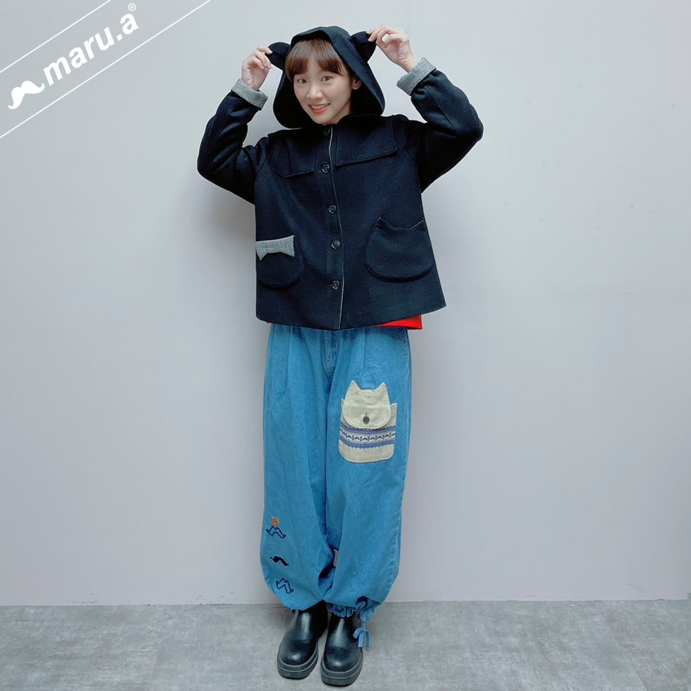 【maru.a】學院氣息💼格紋拼接貓耳連帽羊毛短版大衣(2色)-黑色 24932311