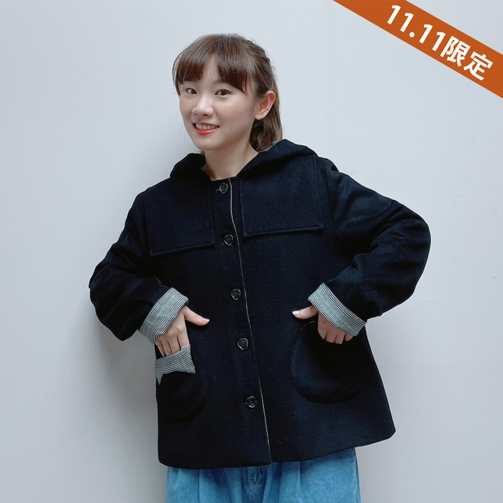 【maru.a】學院氣息💼格紋拼接貓耳連帽羊毛短版大衣(2色)-黑色 24932311