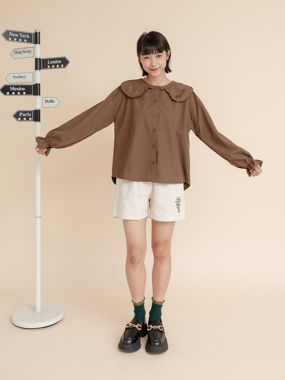 精緻感翻領立體電繡貓咪造型襯衫