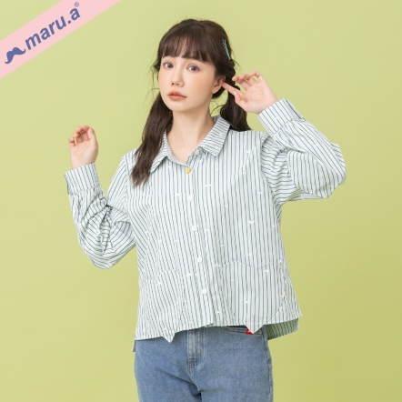 【maru.a】 滿版鬍子刺繡愛心口袋微笑釦條紋短版襯衫(2色)-淺綠 25333112
